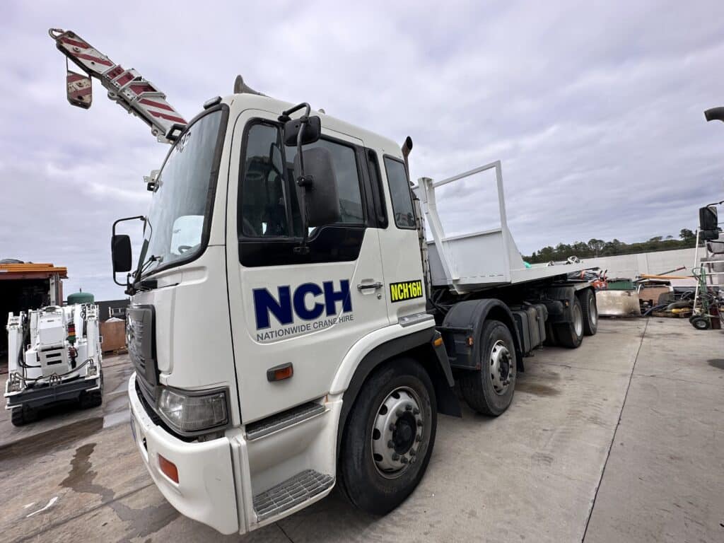 16T ISUZU Rigid Truck - Nationwide Crane Hire